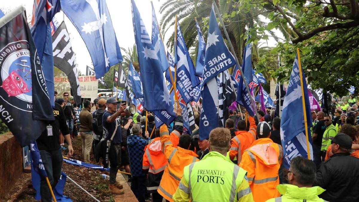 Spanish workers stage protest against Alcoa’s decision to close down ...