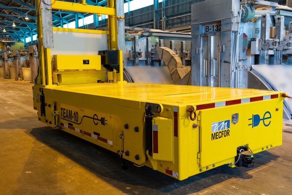 Mecfor announces its 1st electrical AGV is in operation in a Quebec ...